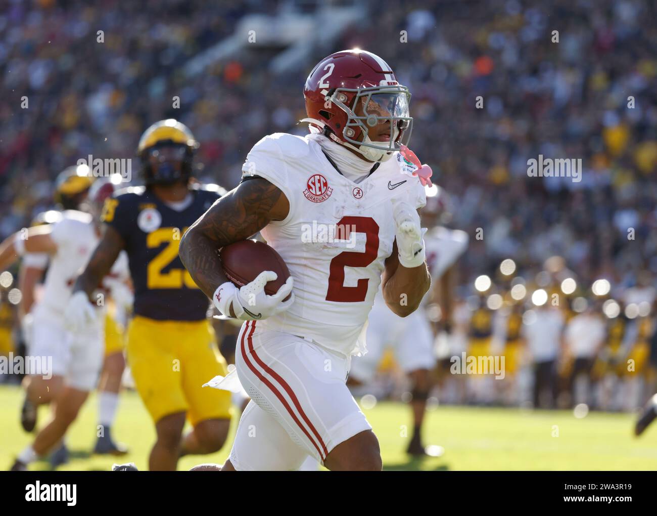 Pasadena, California, USA. 01st Jan, 2024. Alabama Crimson Tide running back Jase McClellan (2 ...