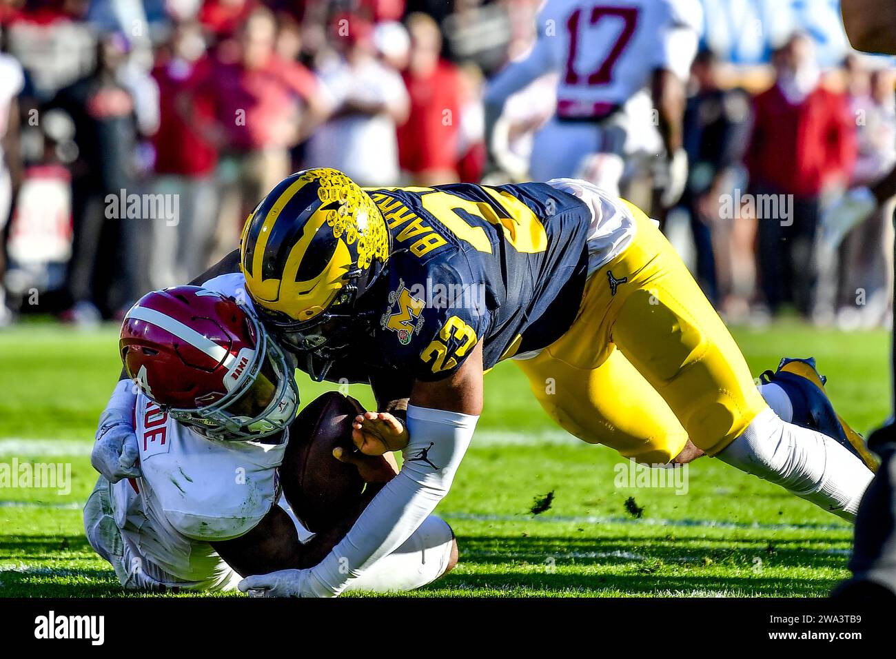 Pasadena, CA. 1st Jan, 2024. Alabama Crimson Tide quarterback Jalen Milroe (4) is sacked by ...