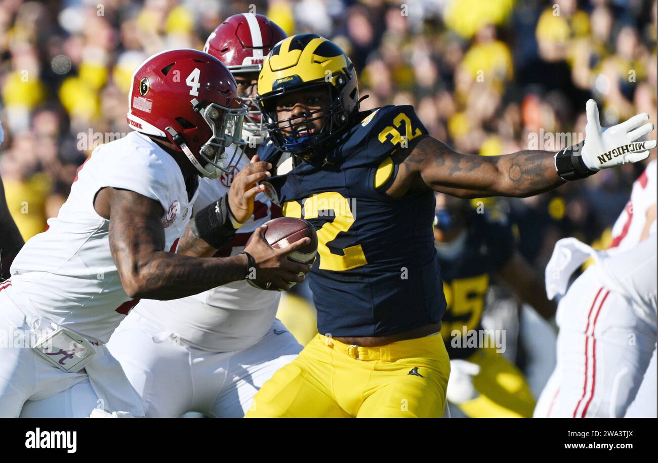 Pasadena, United States. 01st Jan, 2024. Michigan Wolverines defensive ...