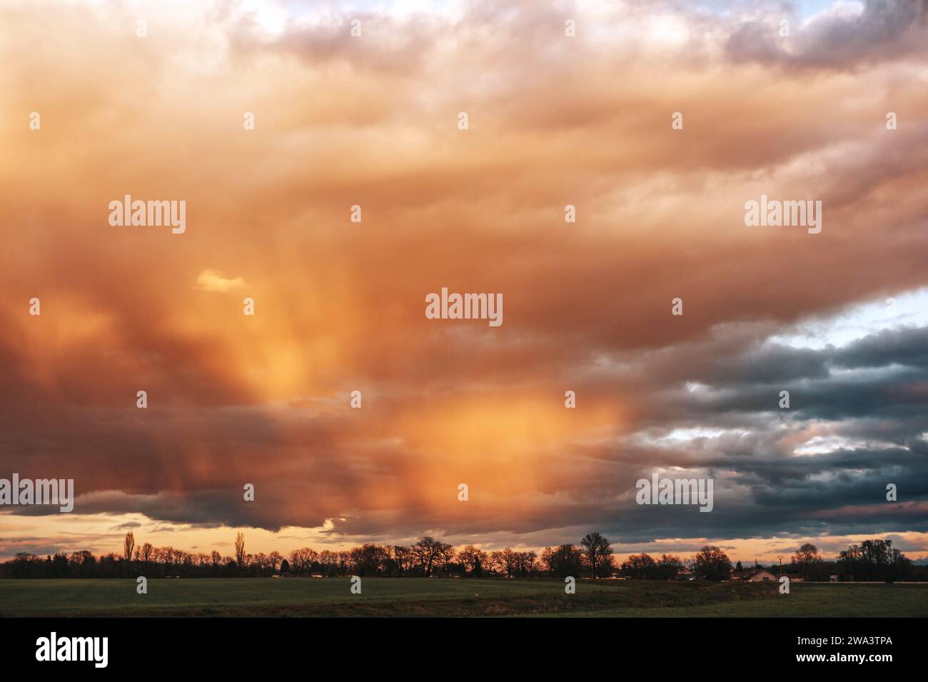 Sunset outdoor sun environment hi-res stock photography and images - Alamy