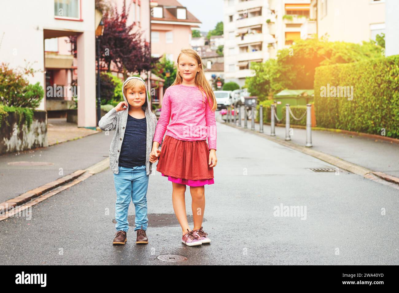Kids having fun outdoors hi-res stock photography and images - Alamy