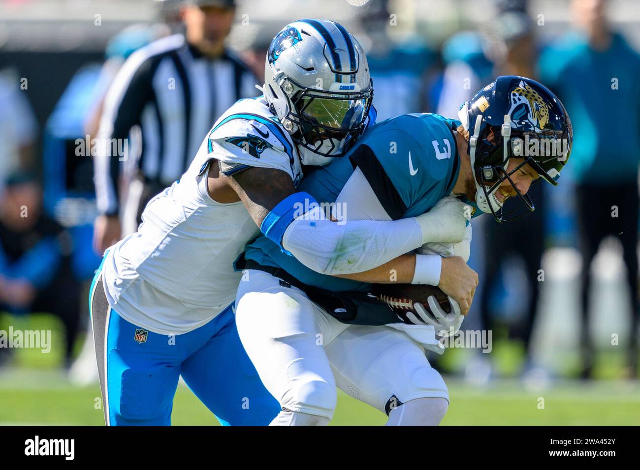 Jacksonville Jaguars quarterback C.J. Beathard (3) runs with the ball ...