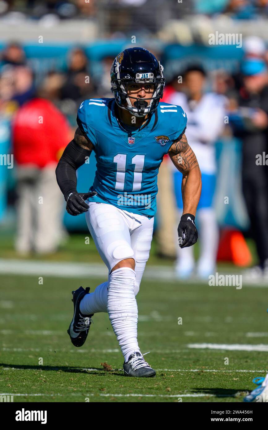 Jacksonville Jaguars wide receiver Parker Washington (11) runs a play ...