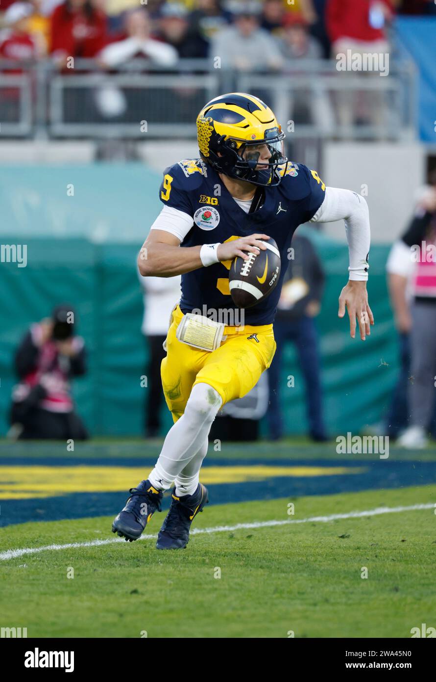 January 01, 2024 Michigan Wolverines quarterback J.J. McCarthy (9) scrambles with the ball at ...