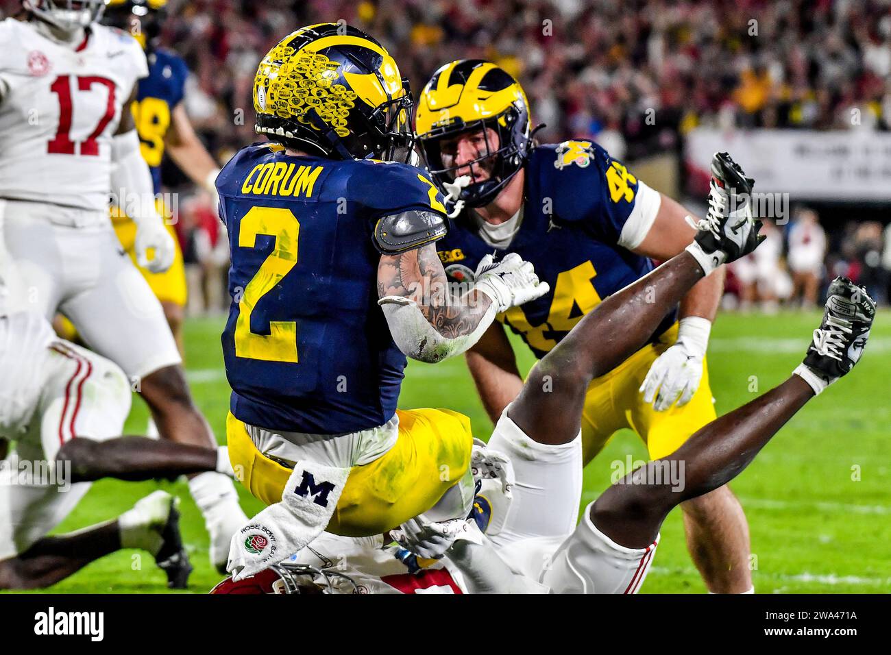 Pasadena, CA. 1st Jan, 2024. Michigan Wolverines running back Blake Corum (2) runs in for the ...