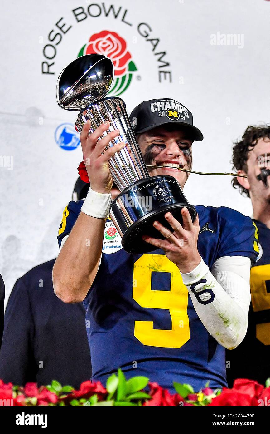 Pasadena, CA. 1st Jan, 2024. Michigan Wolverines quarterback J.J. McCarthy (9) on stage after ...