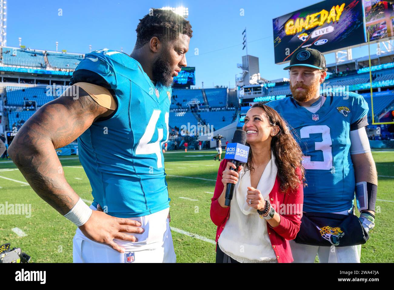 CBS Sports sideline reporter Aditi Kinkhabwala interviews Jacksonville ...