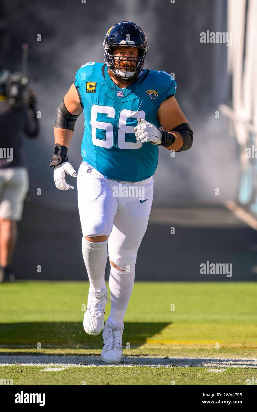 Jacksonville Jaguars offensive lineman Brandon Scherff (68) runs onto ...