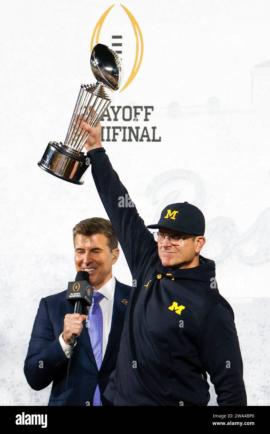 Rose bowl trophy hi-res stock photography and images - Alamy