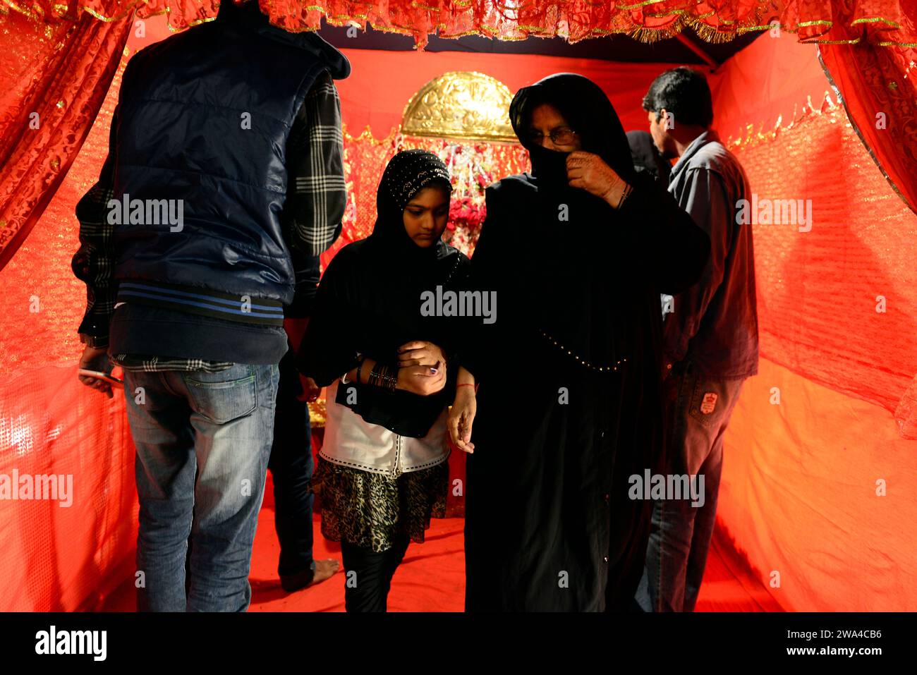Shia Muslims visiting sites representing the story of the martyrdom of ...