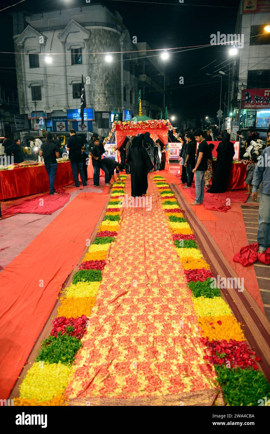 Shia Muslims visiting sites representing the story of the martyrdom of ...