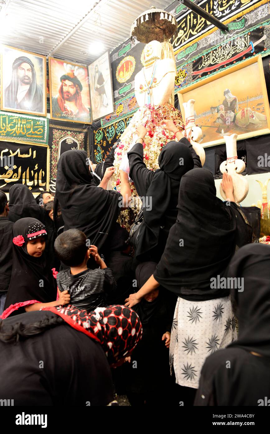 Shia Muslims visiting sites representing the story of the martyrdom of ...