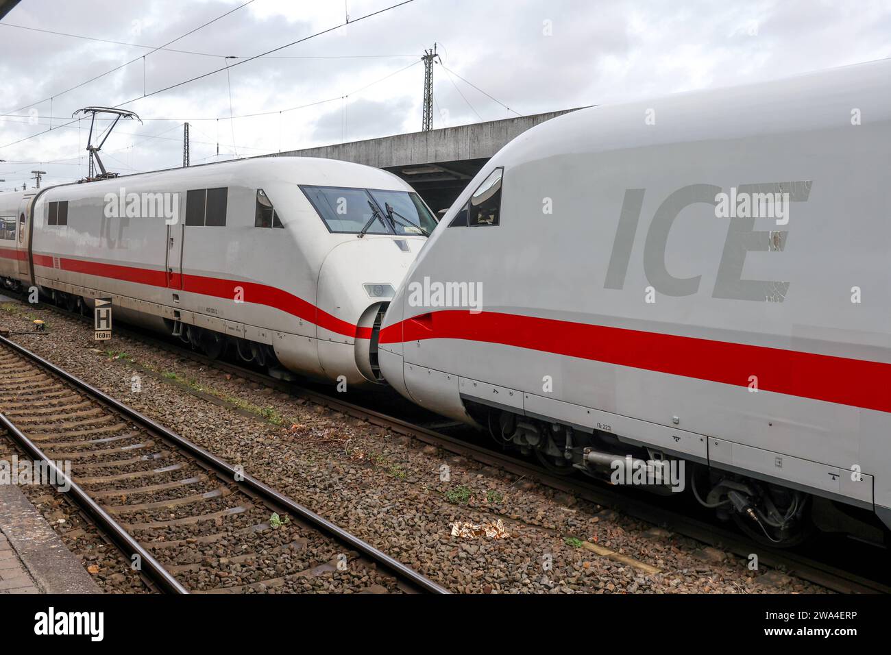 Eisenbahnverkehr Hamm Westf. HBF - Intercity Express Zug der Deutschen ...