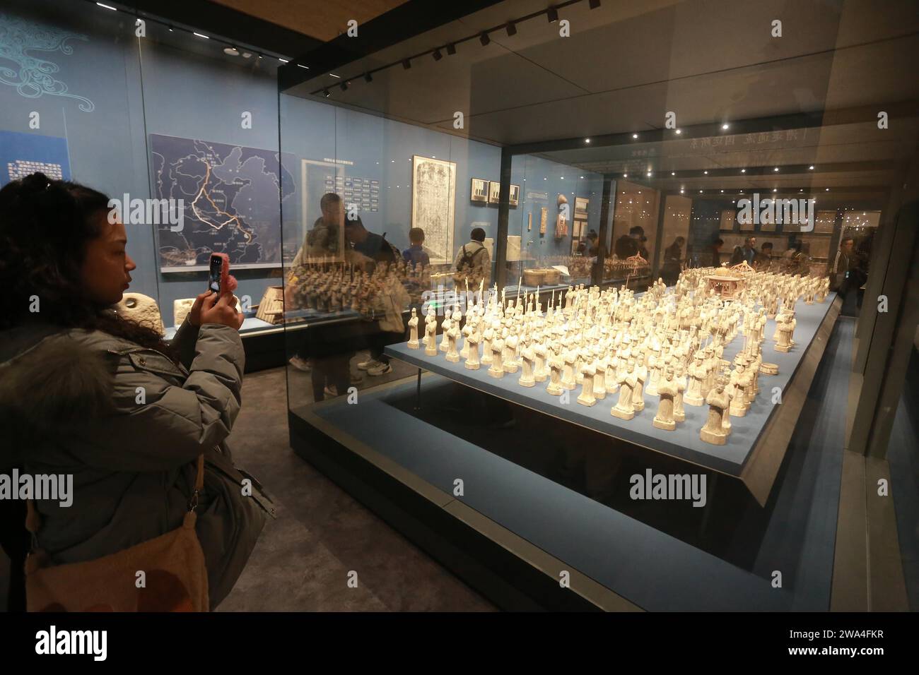 People visit the China Grand Canal Museum during the New Year's Day ...