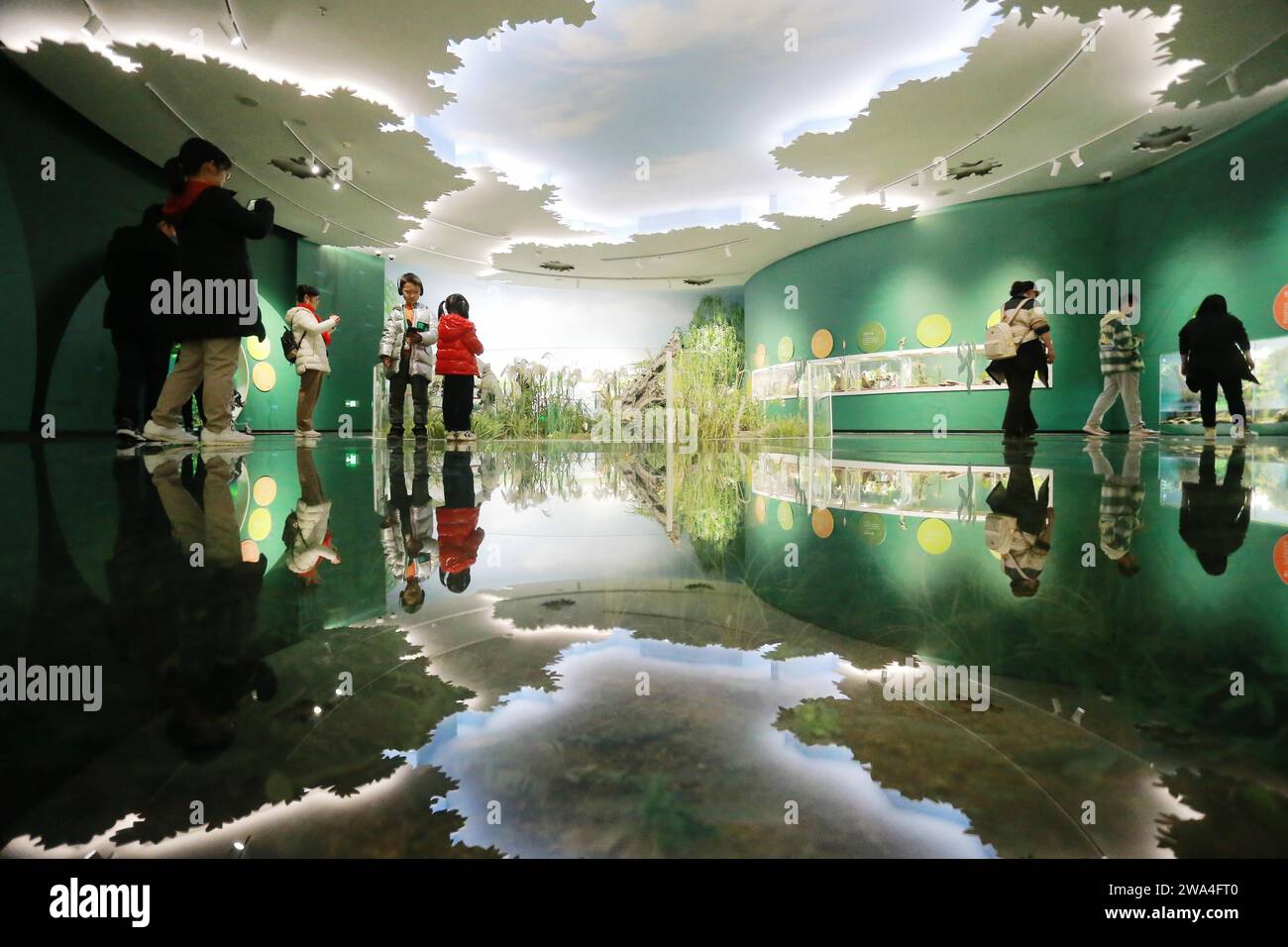 People visit the China Grand Canal Museum during the New Year's Day ...