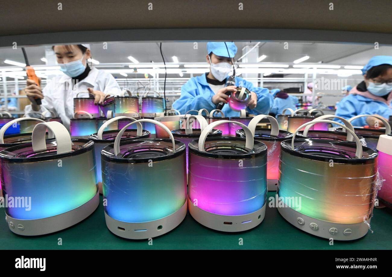 HANDAN, CHINA - JANUARY 2, 2024 - A worker works on a production line ...