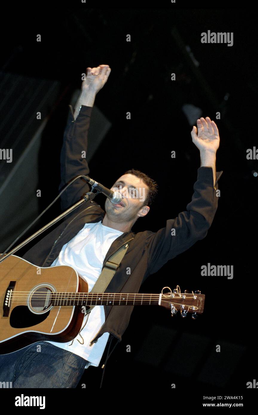 Italy Milan 1999-03-25 : Alex Britti,Italian singer,during the live ...
