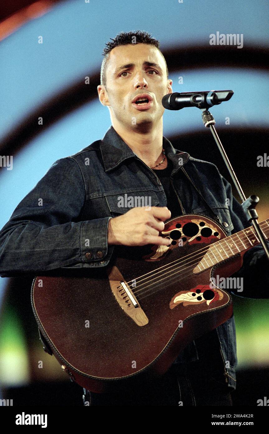 Alex britti festivalbar 1999 hi-res stock photography and images - Alamy