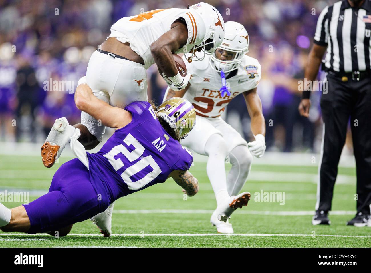 New Orleans, Louisiana, USA. 01st Jan, 2024. Texas running back CJ ...