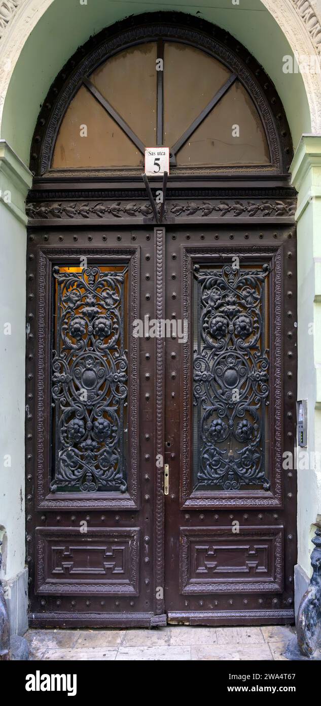 Carved wooden door at Sas Utca 5 Budapest, Hungary Stock Photo - Alamy