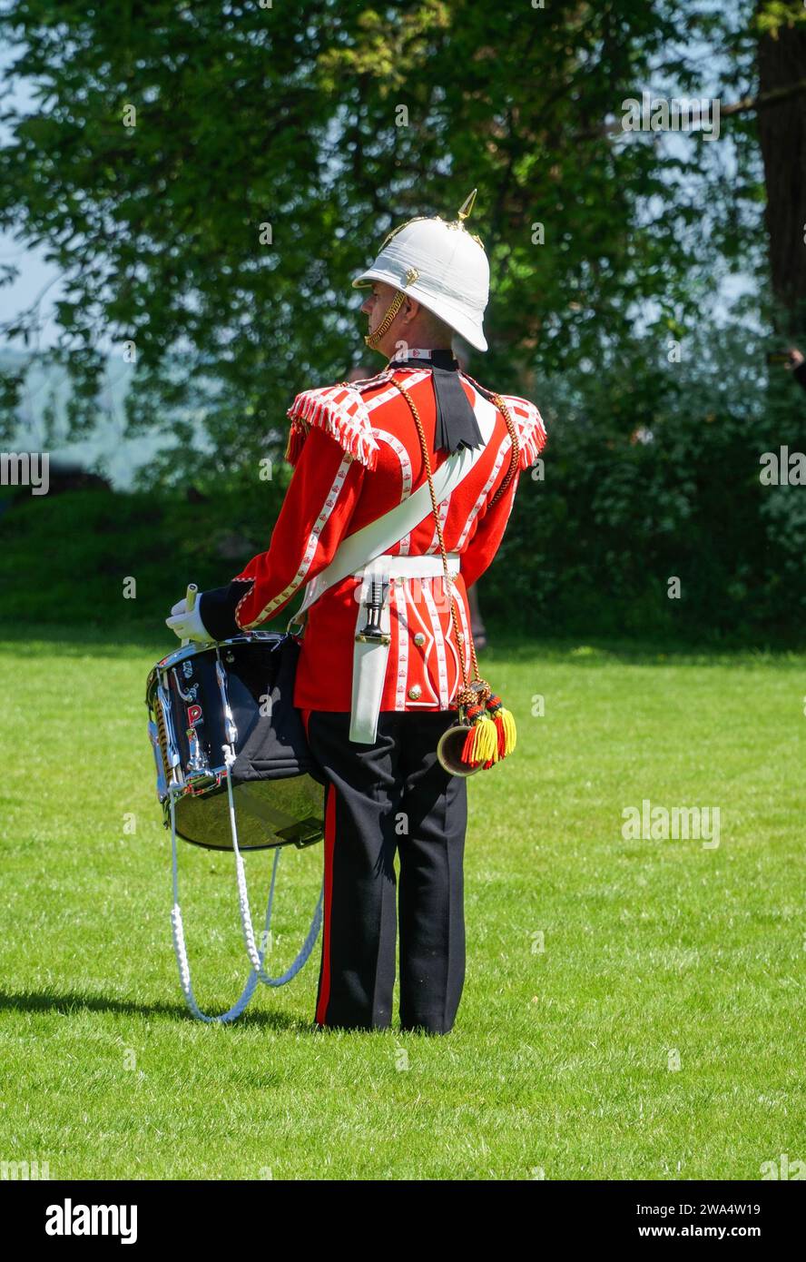 In uniform of the welsh guards hi-res stock photography and images - Alamy