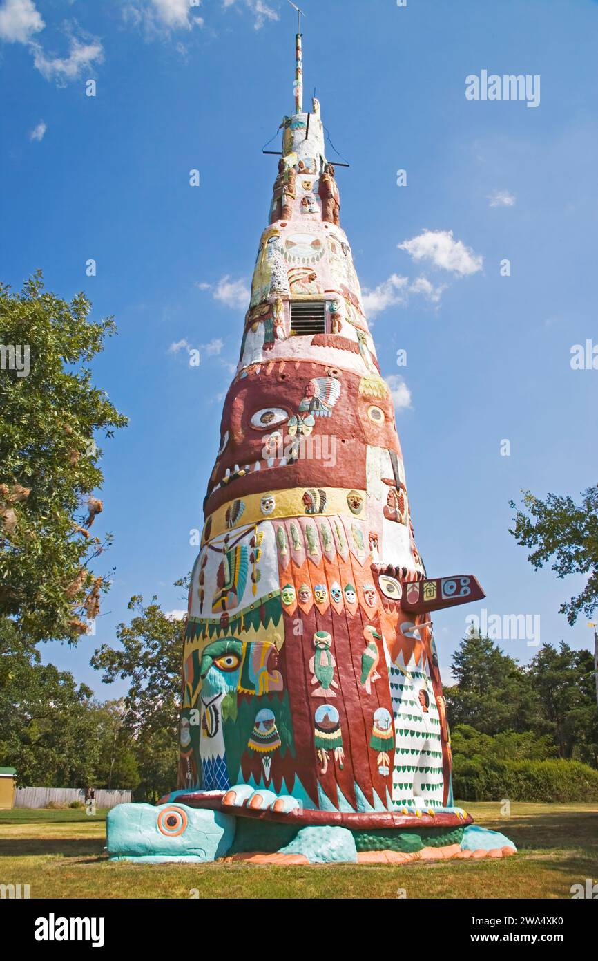 totem pole park in foyil on route 66 oklahoma Stock Photo - Alamy