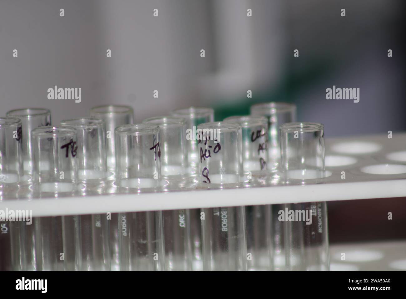 India chemistry class hi-res stock photography and images - Alamy