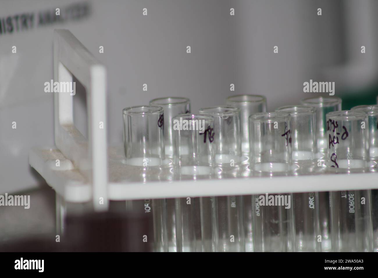 India chemistry class hi-res stock photography and images - Alamy