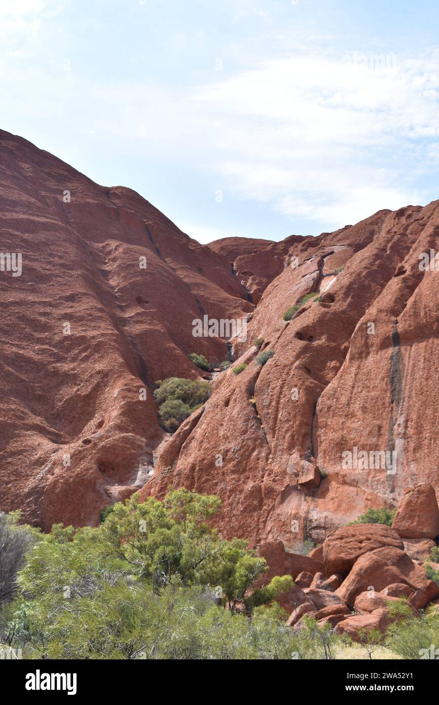 Mount uluru hi-res stock photography and images - Alamy