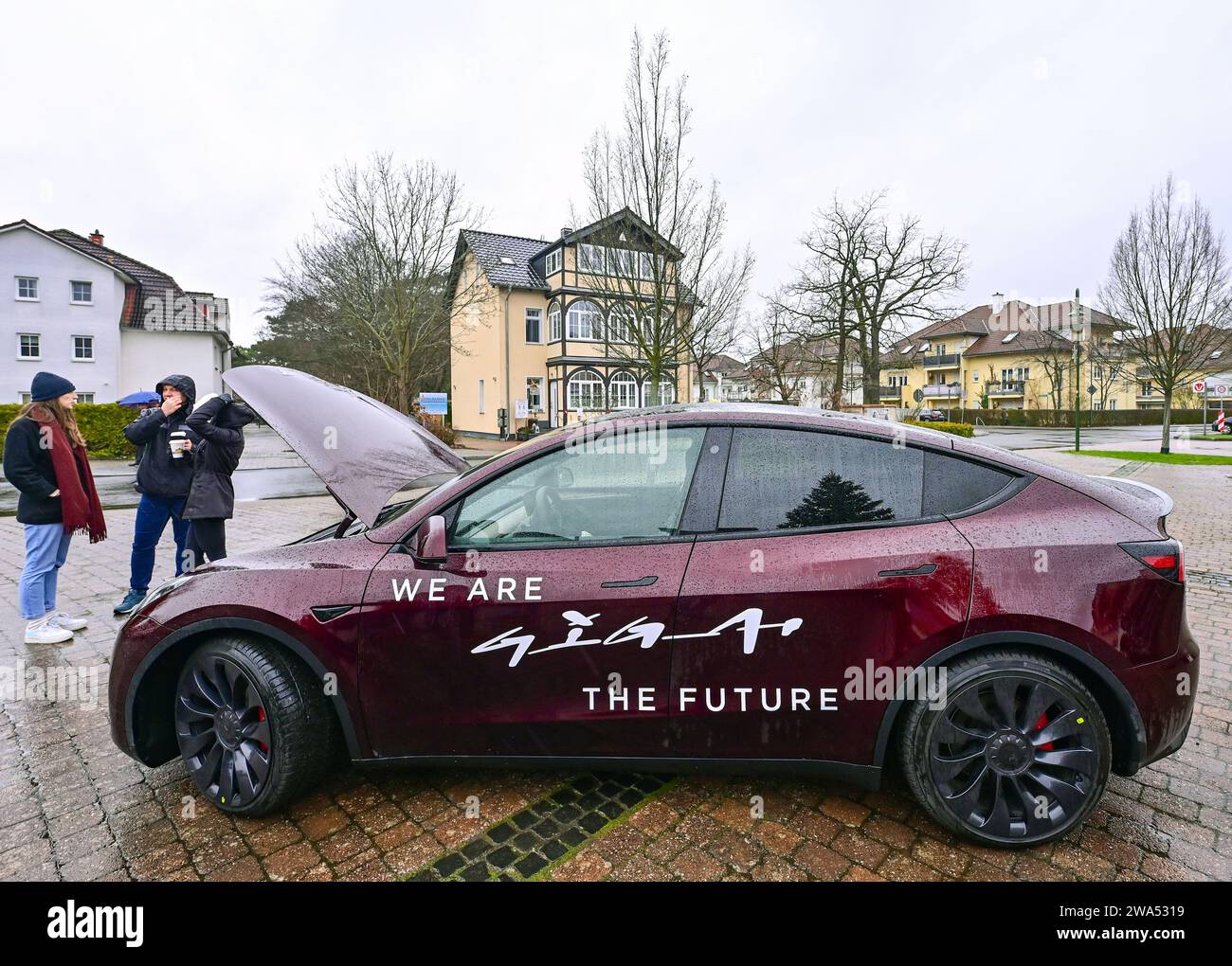 02 January 2024, Brandenburg, Grünheide: A Tesla Model Y electric ...