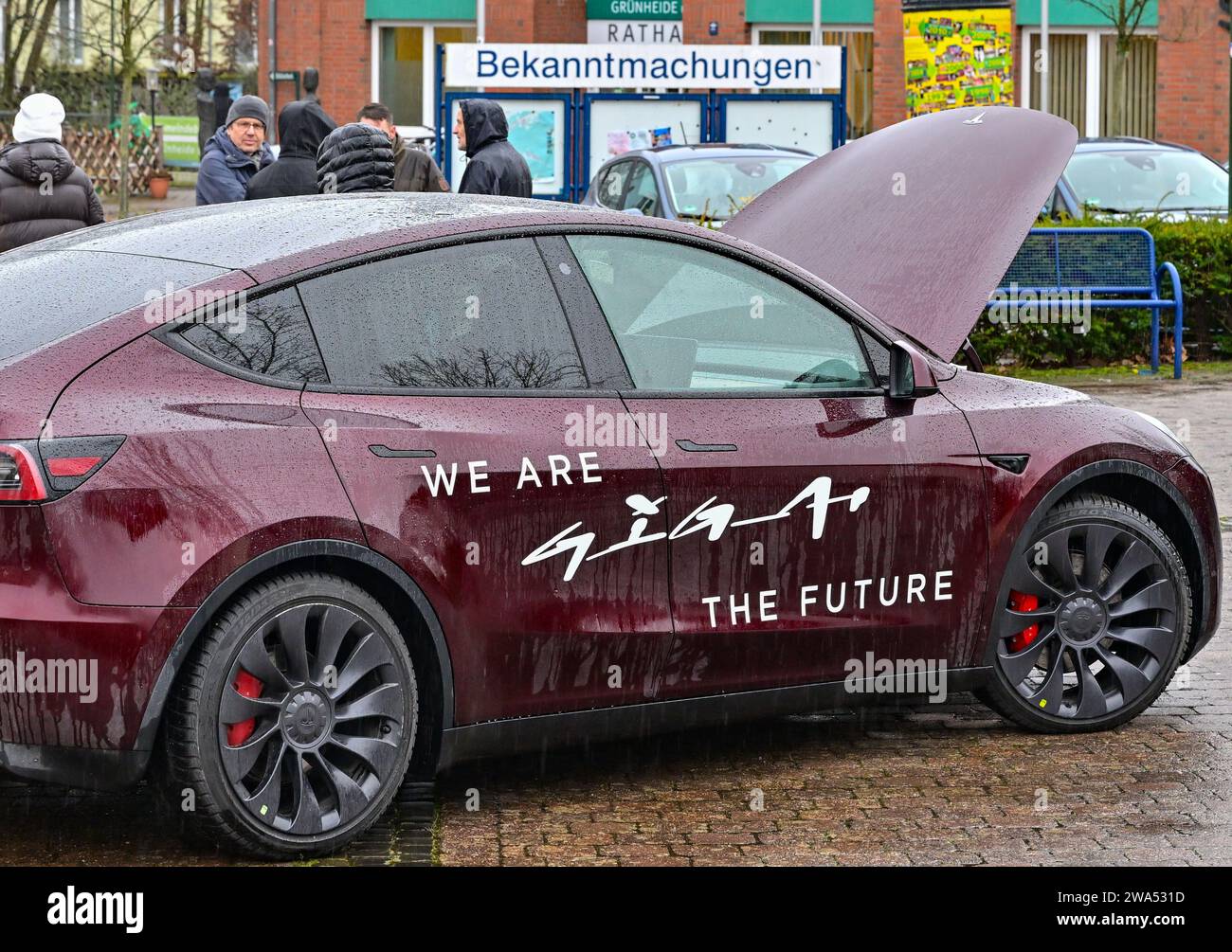 02 January 2024, Brandenburg, Grünheide: A Tesla Model Y electric ...
