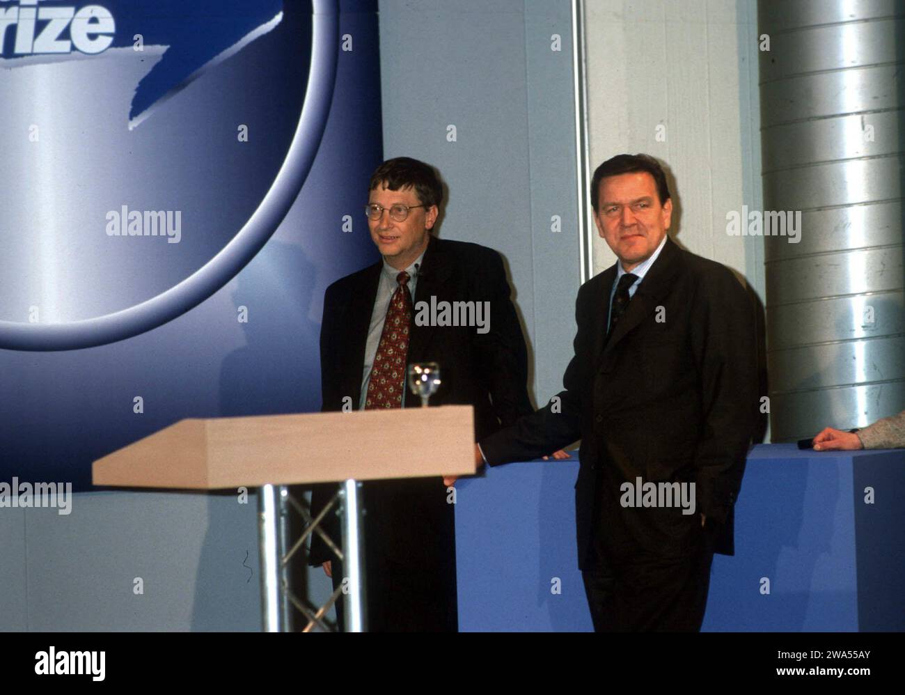 Bill gates microsoft 1999 hi-res stock photography and images - Alamy
