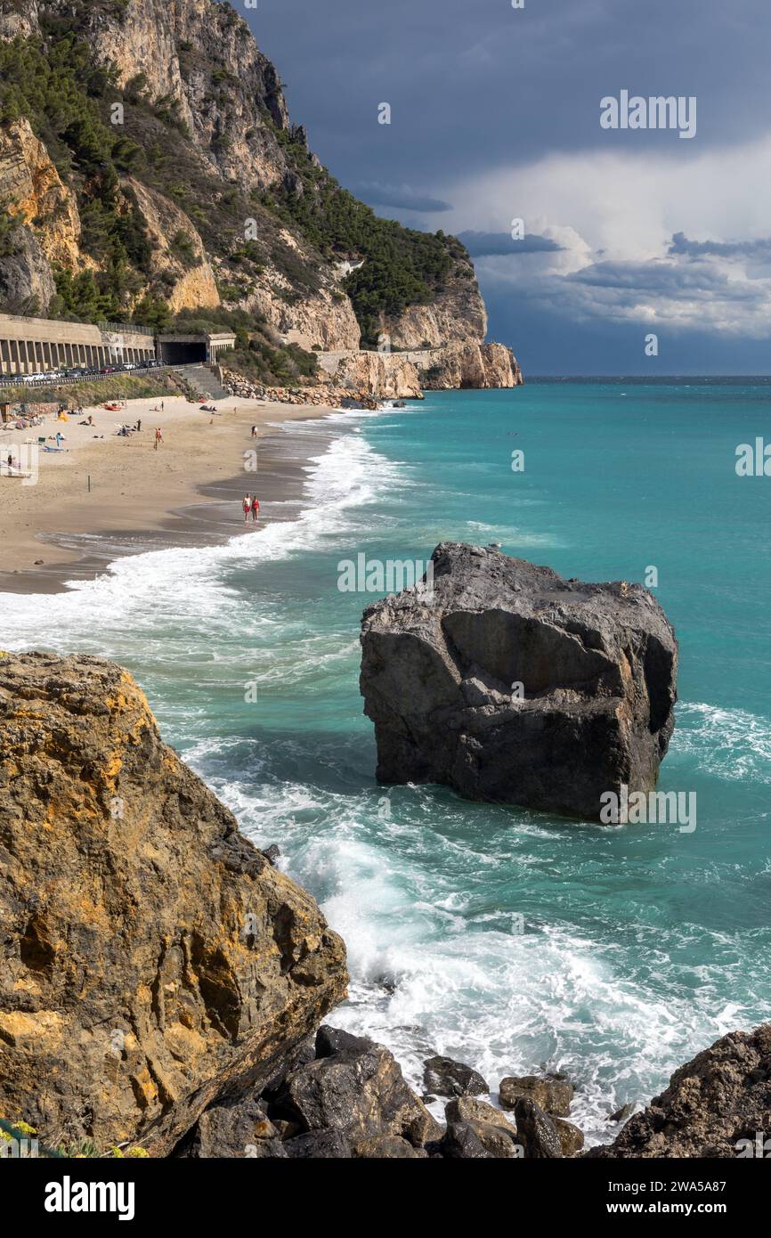 Spiaggia del Malpasso a Varigotti in Liguria Stock Photo - Alamy