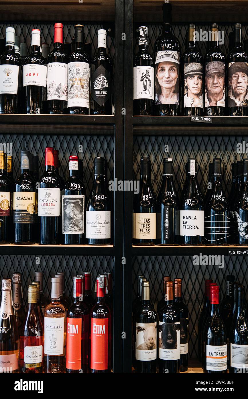 Shelf shelves pricing hi-res stock photography and images - Alamy