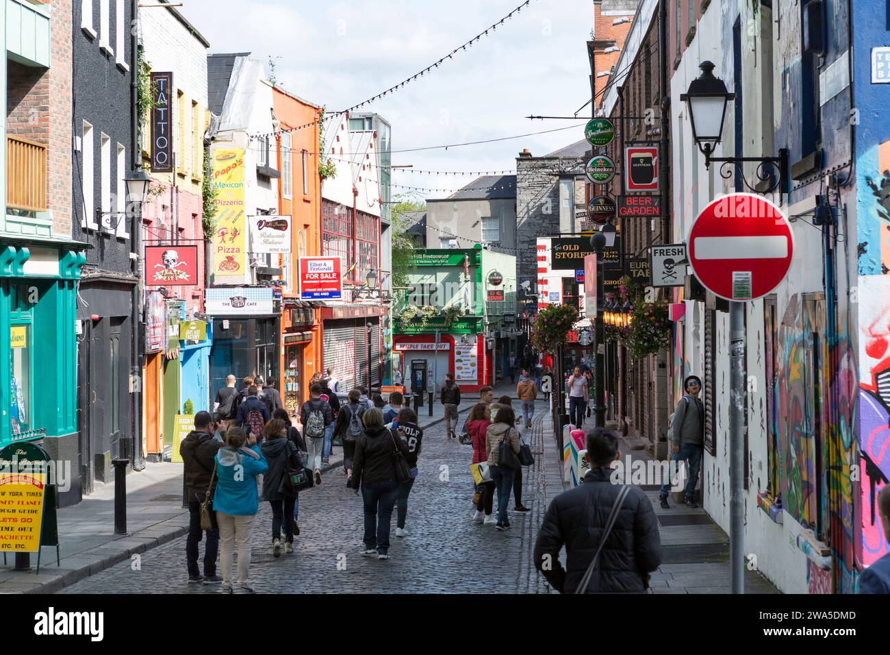 Ireland, Dublin, Temple Bar area - street scene Stock Photo - Alamy