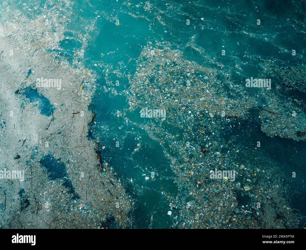 Ocean trash aerial hi-res stock photography and images - Alamy