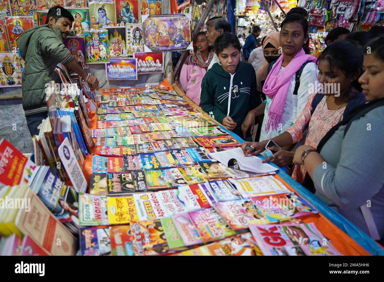 Uluberia, West Bengal, India. 30th Dec, 2023. Along the glimmering ...