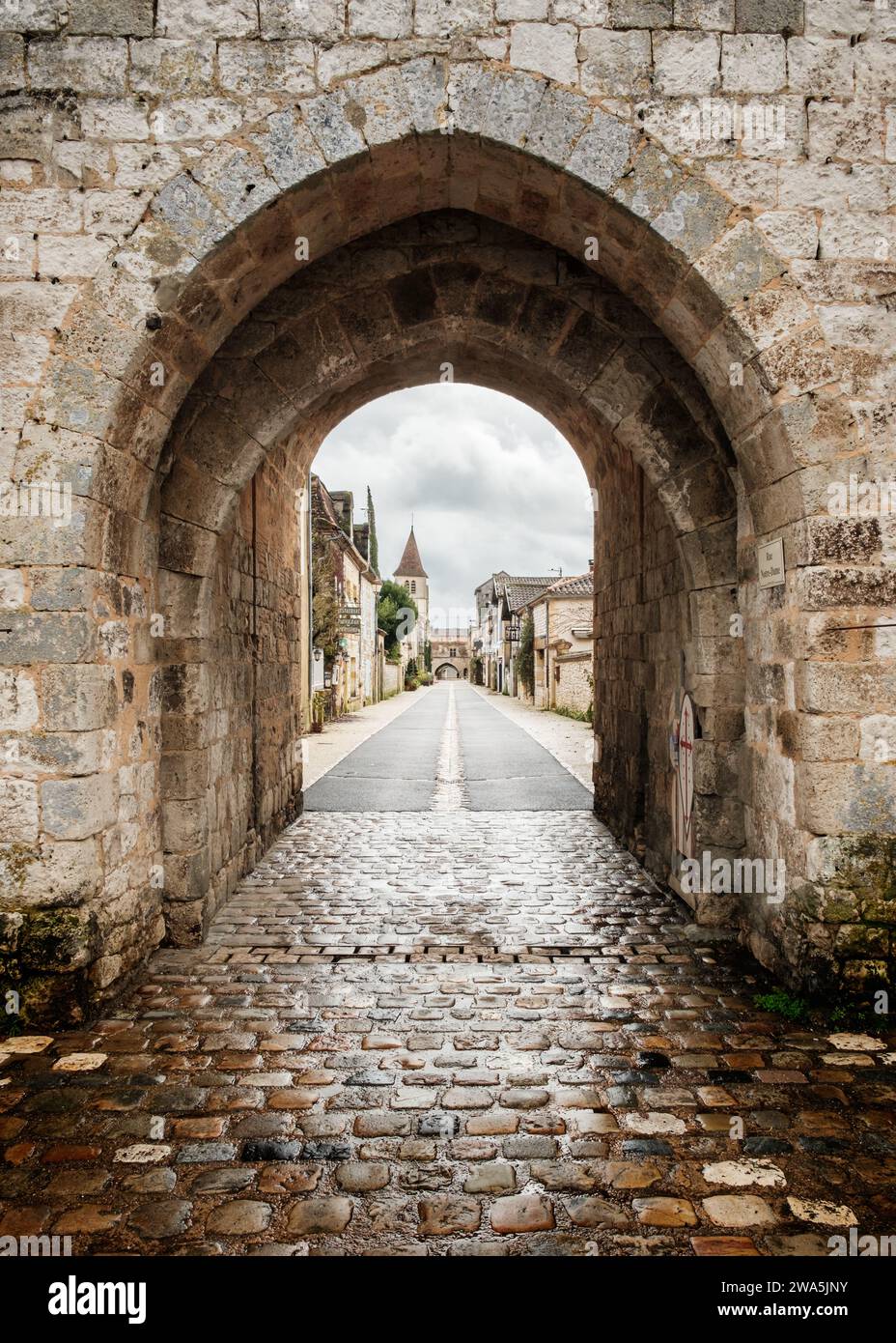 Village bastide medieval hi-res stock photography and images - Alamy