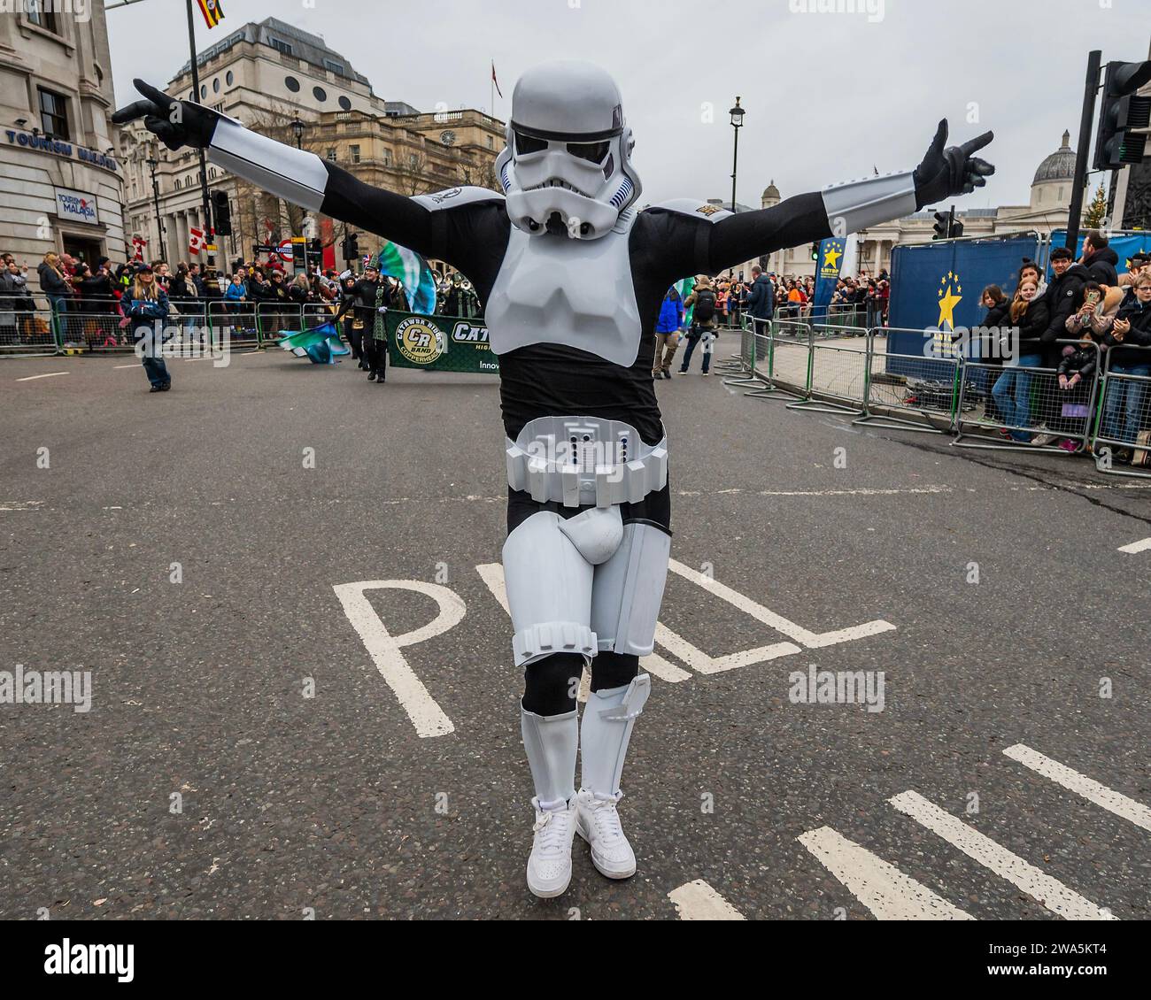 Star wars day parade hi-res stock photography and images - Alamy