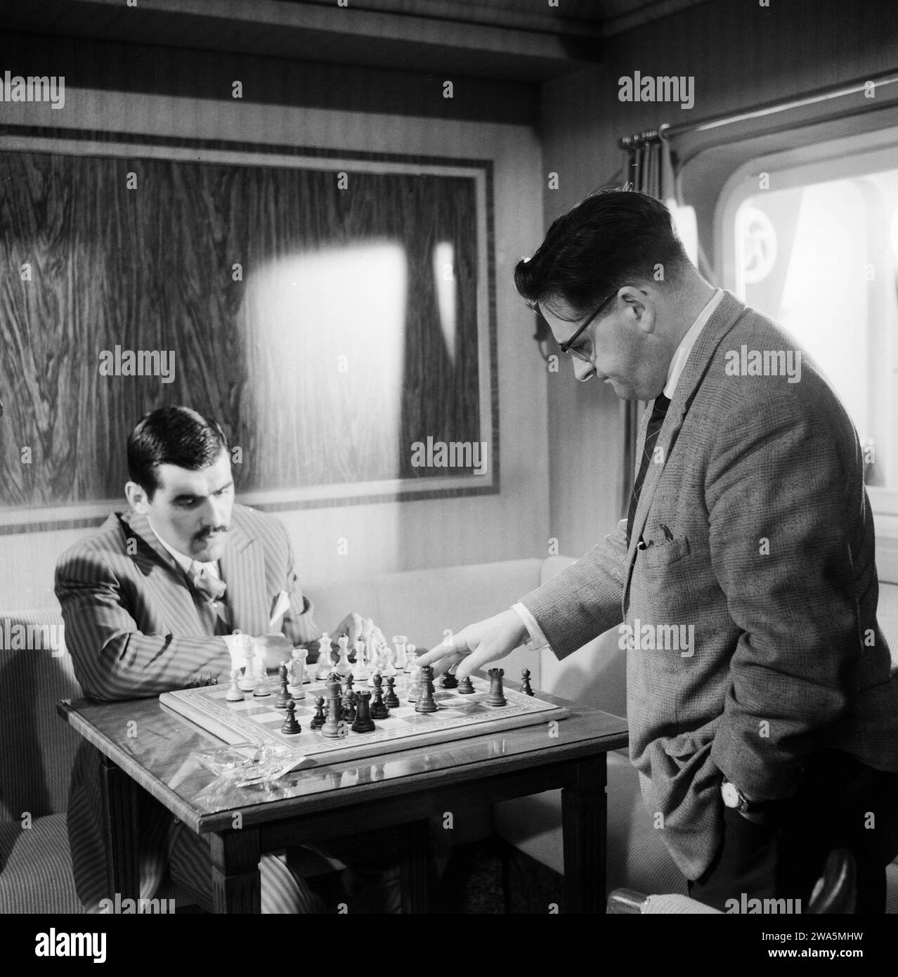 Schachnovelle, aka Brainwashed, Spielfilm nach dem gleichnamigen Roman ...
