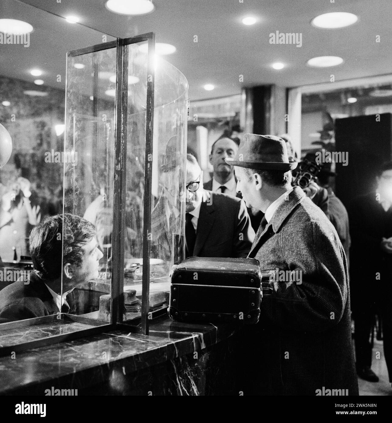 Der Teufel und die Zehn Gebote, aka Le Diable et les Dix commandements ...