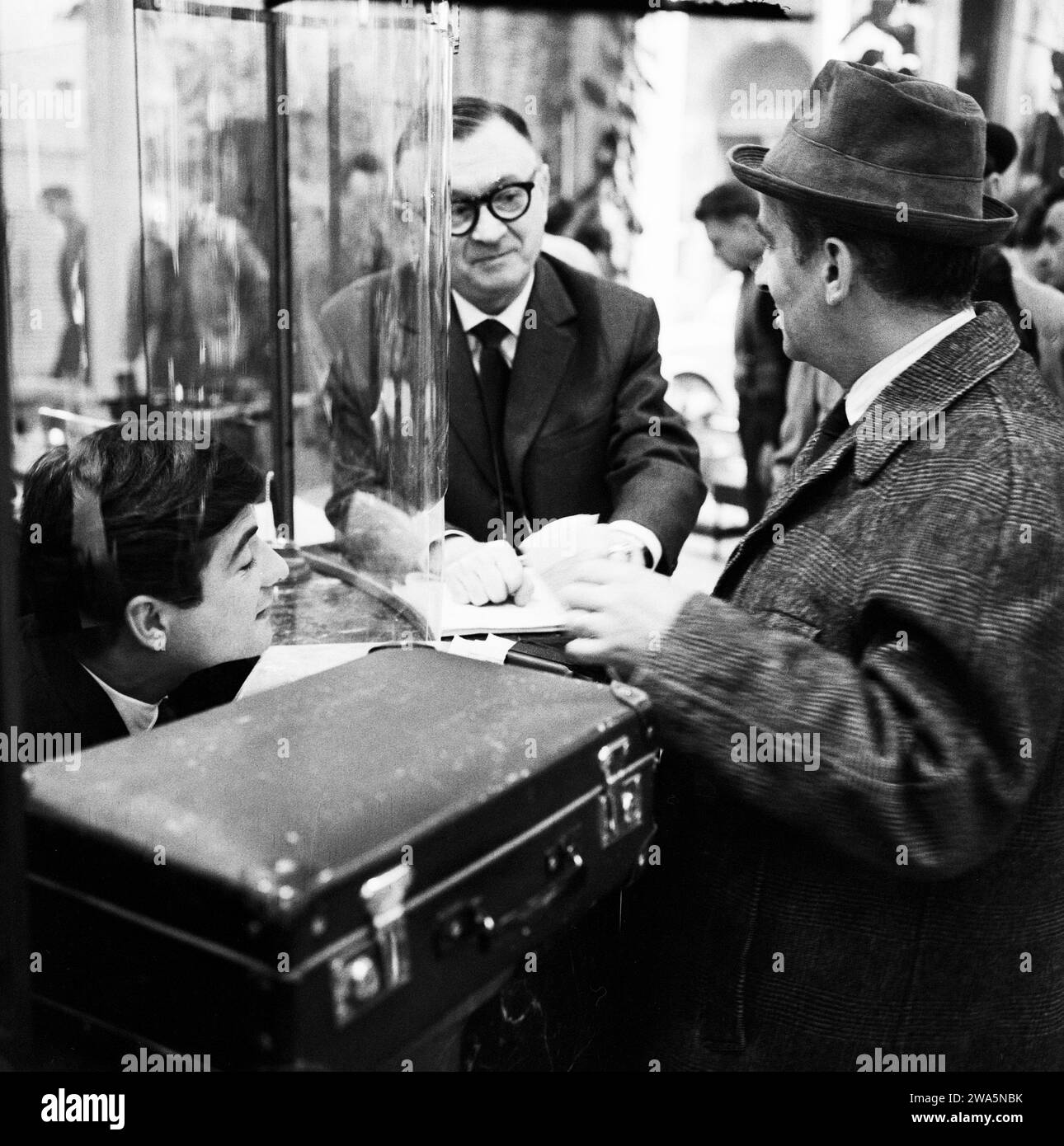 Der Teufel und die Zehn Gebote, aka Le Diable et les Dix commandements ...