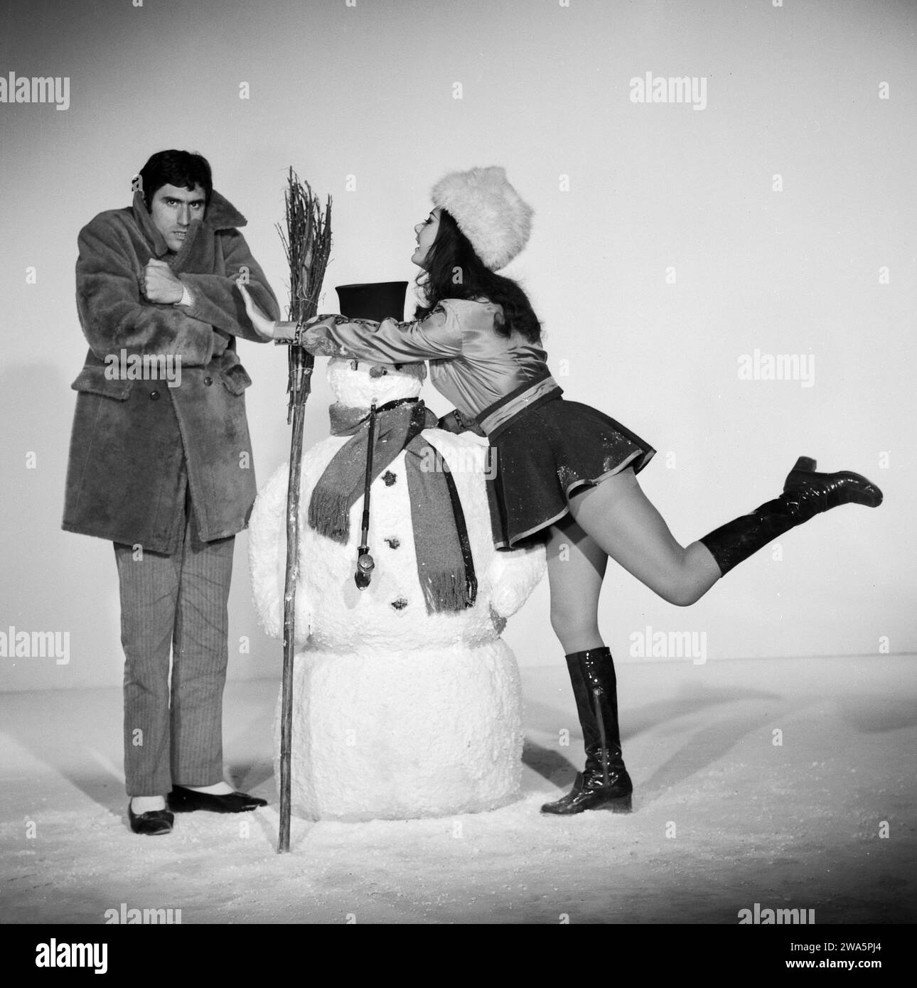 Fashion france 60s hi-res stock photography and images - Alamy