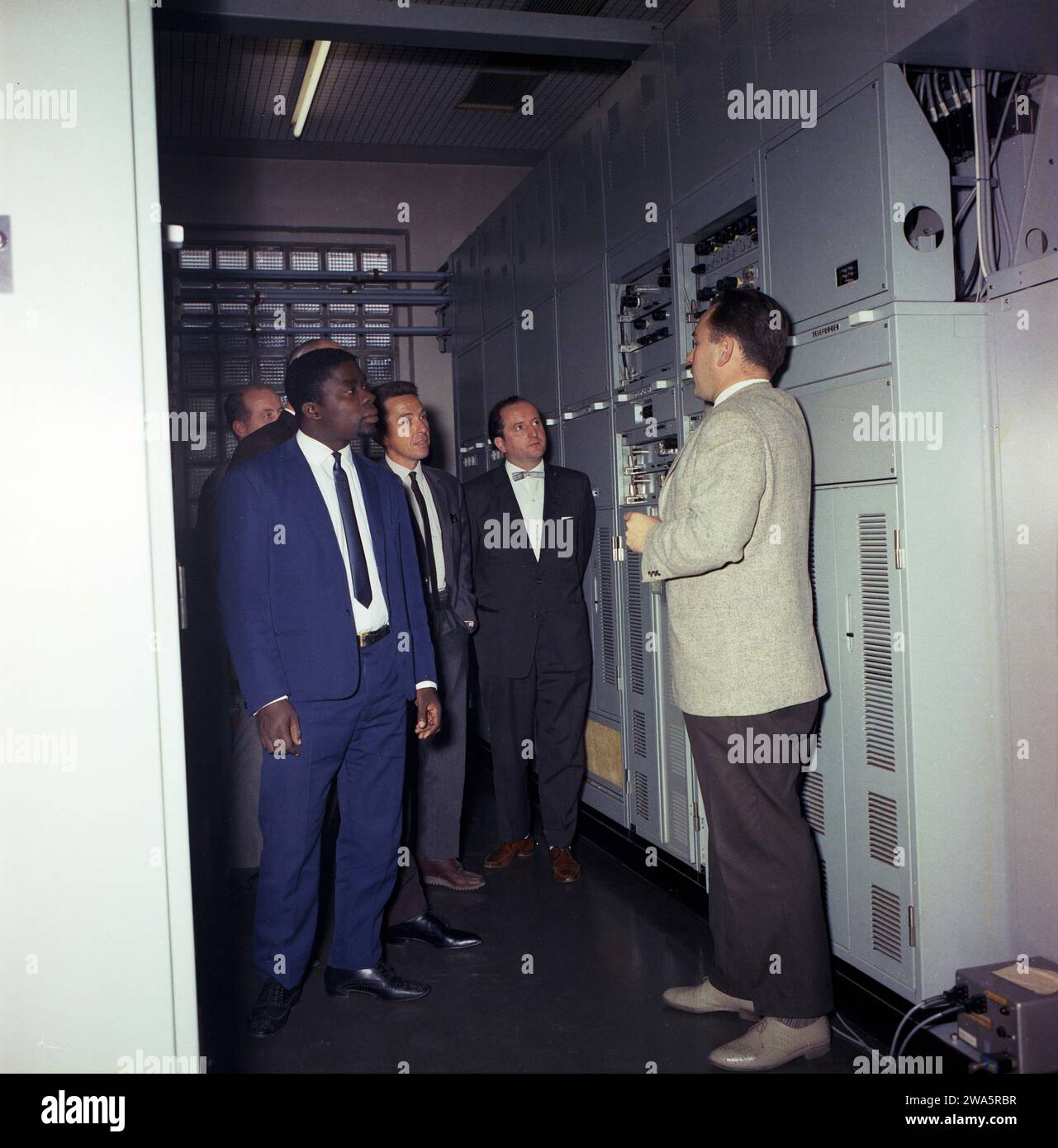 Besuch und Führung einer Delegation aus Gabun durch das Werk der ...