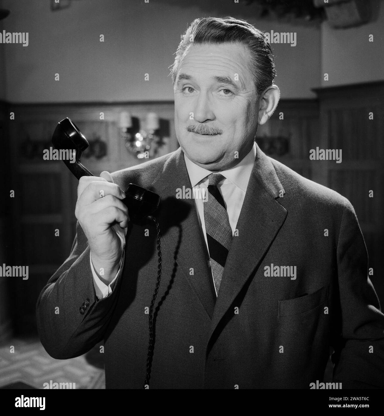 Telefon und musik hi-res stock photography and images - Alamy