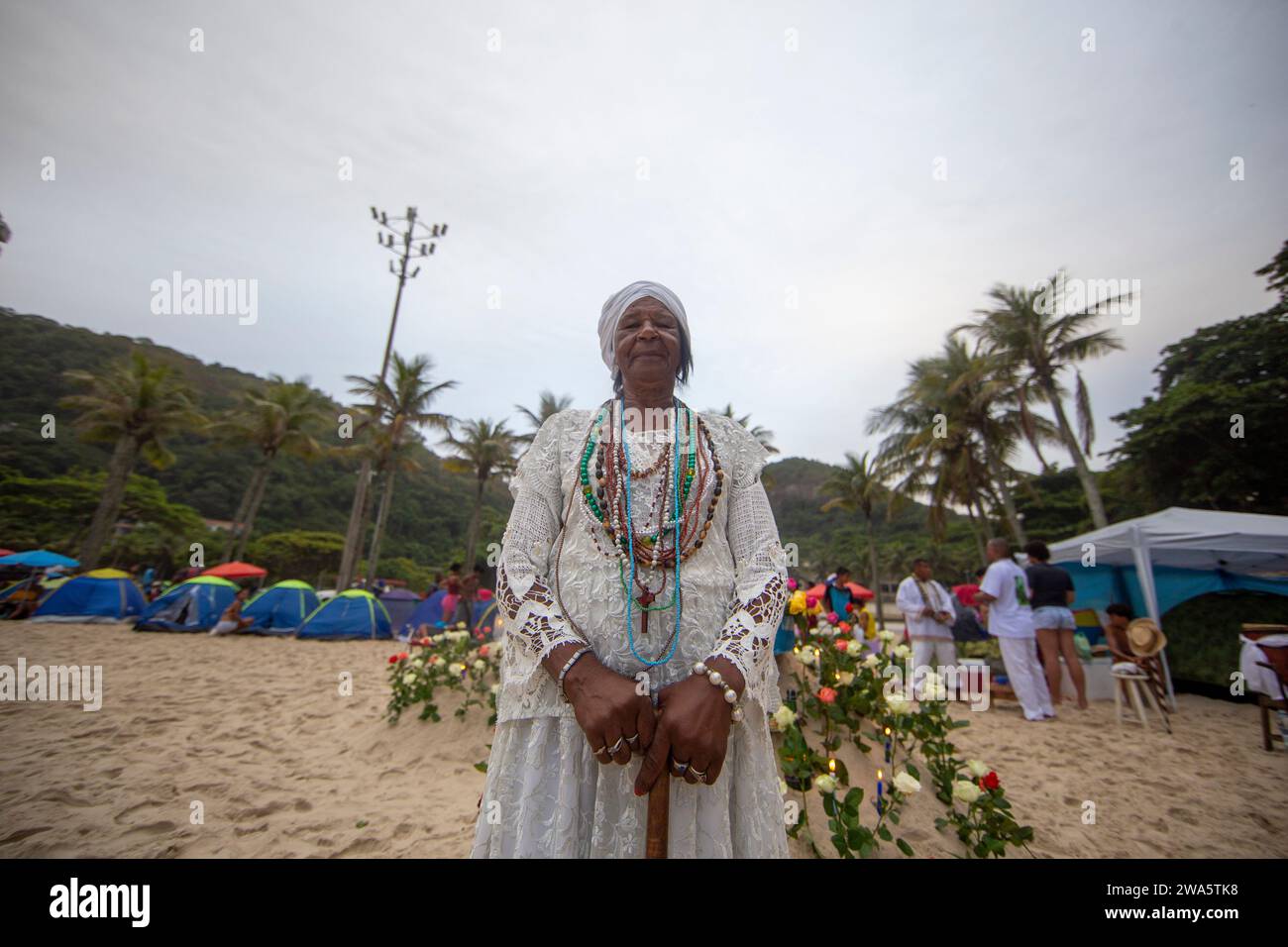 Umbanda new year brazil sea flowers hi-res stock photography and images ...