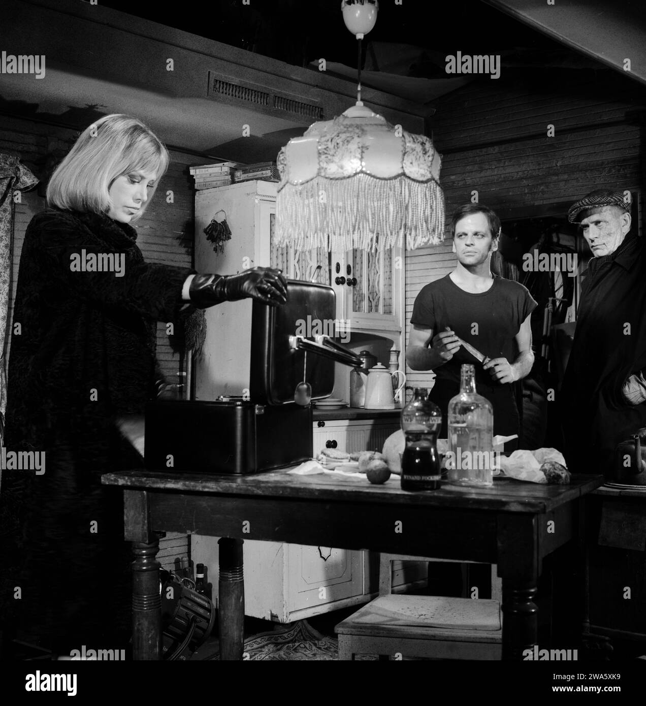 Wartezimmer zum Jenseits, Kriminalfilm nach dem Roman "Mission to Siena ...