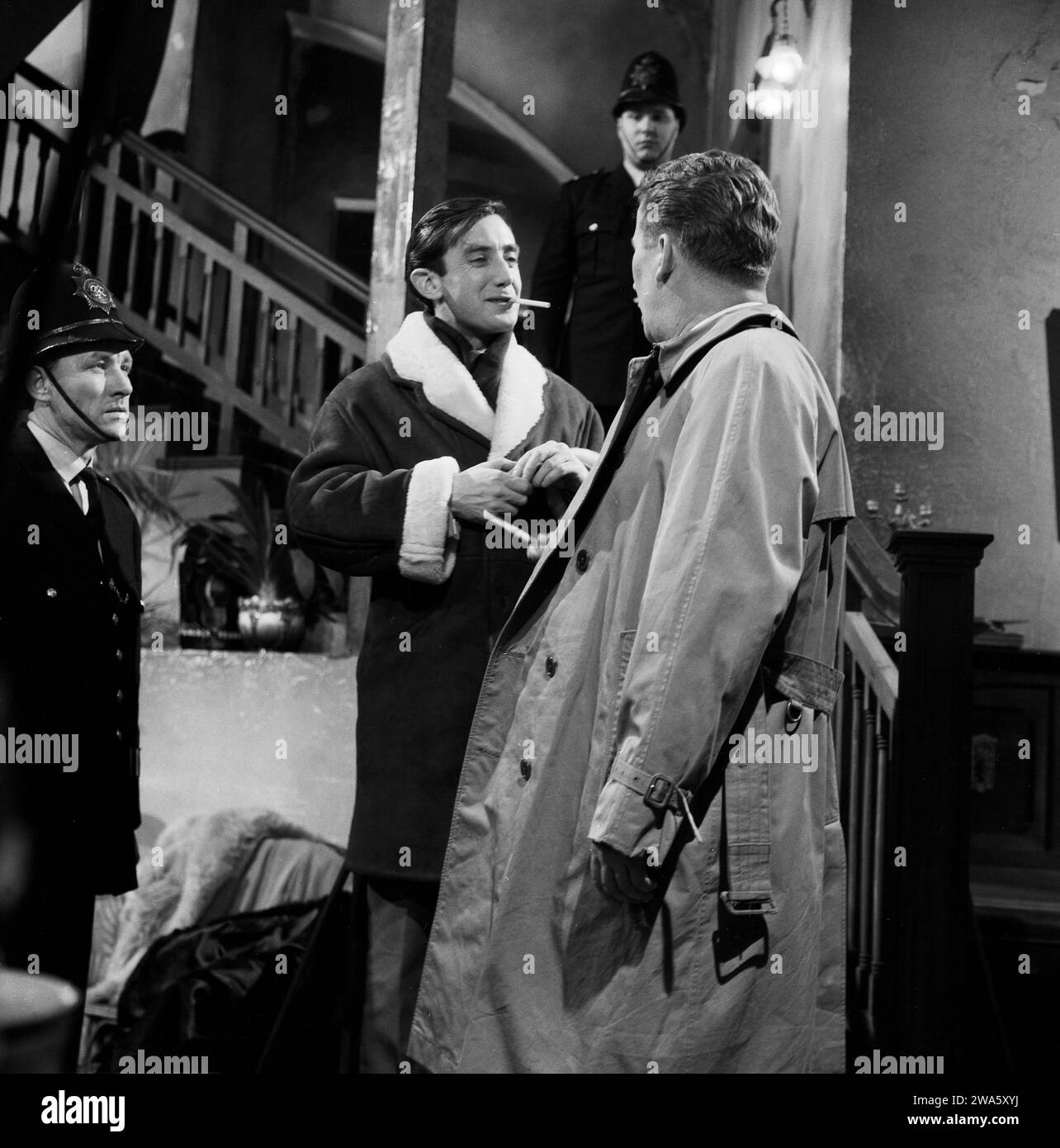 Wartezimmer zum Jenseits, Kriminalfilm nach dem Roman "Mission to Siena" von James Hadley Chase ...