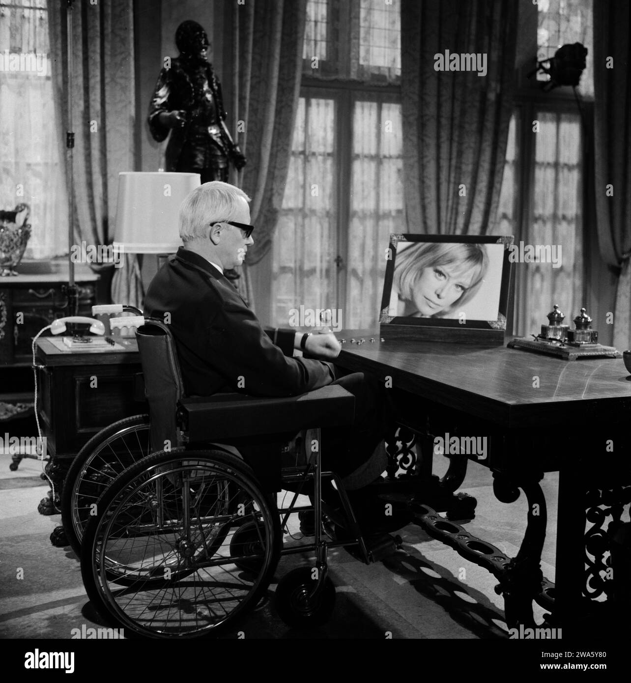 Wartezimmer zum Jenseits, Kriminalfilm nach dem Roman "Mission to Siena ...