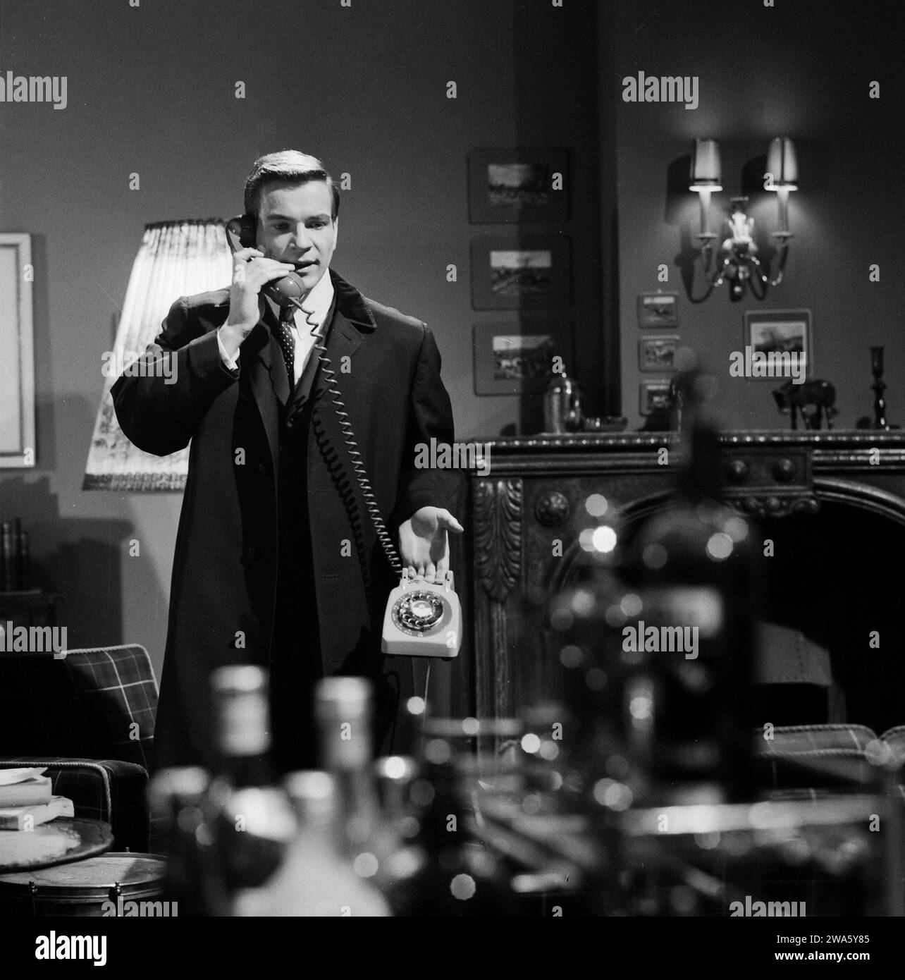 Wartezimmer zum Jenseits, Kriminalfilm nach dem Roman "Mission to Siena ...